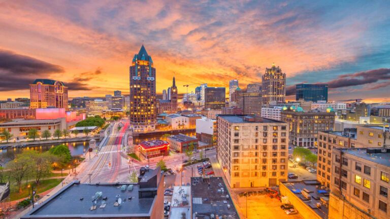 145 Wisconsin Puns That Will Cheddarly Delight You