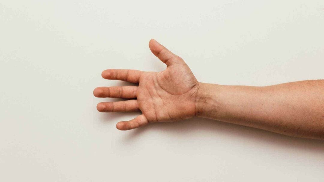 145 Hand Puns That Are Sure to Grab Your Attention!