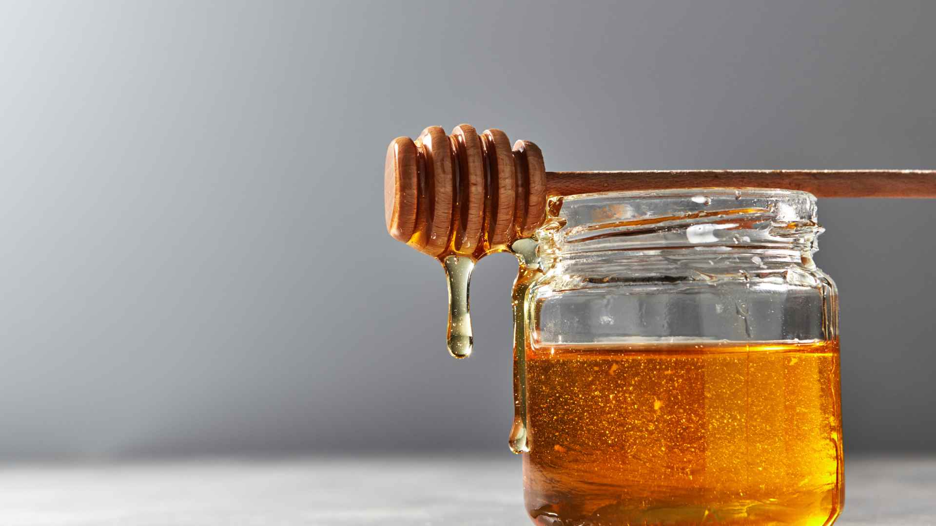 145 Honey Puns That Will Make Your Day Sweeter